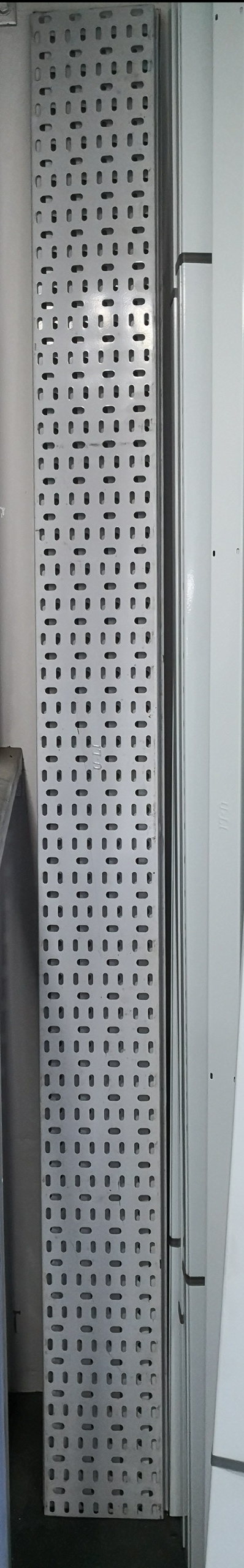 Uli 200mm G18 Cable Tray -White